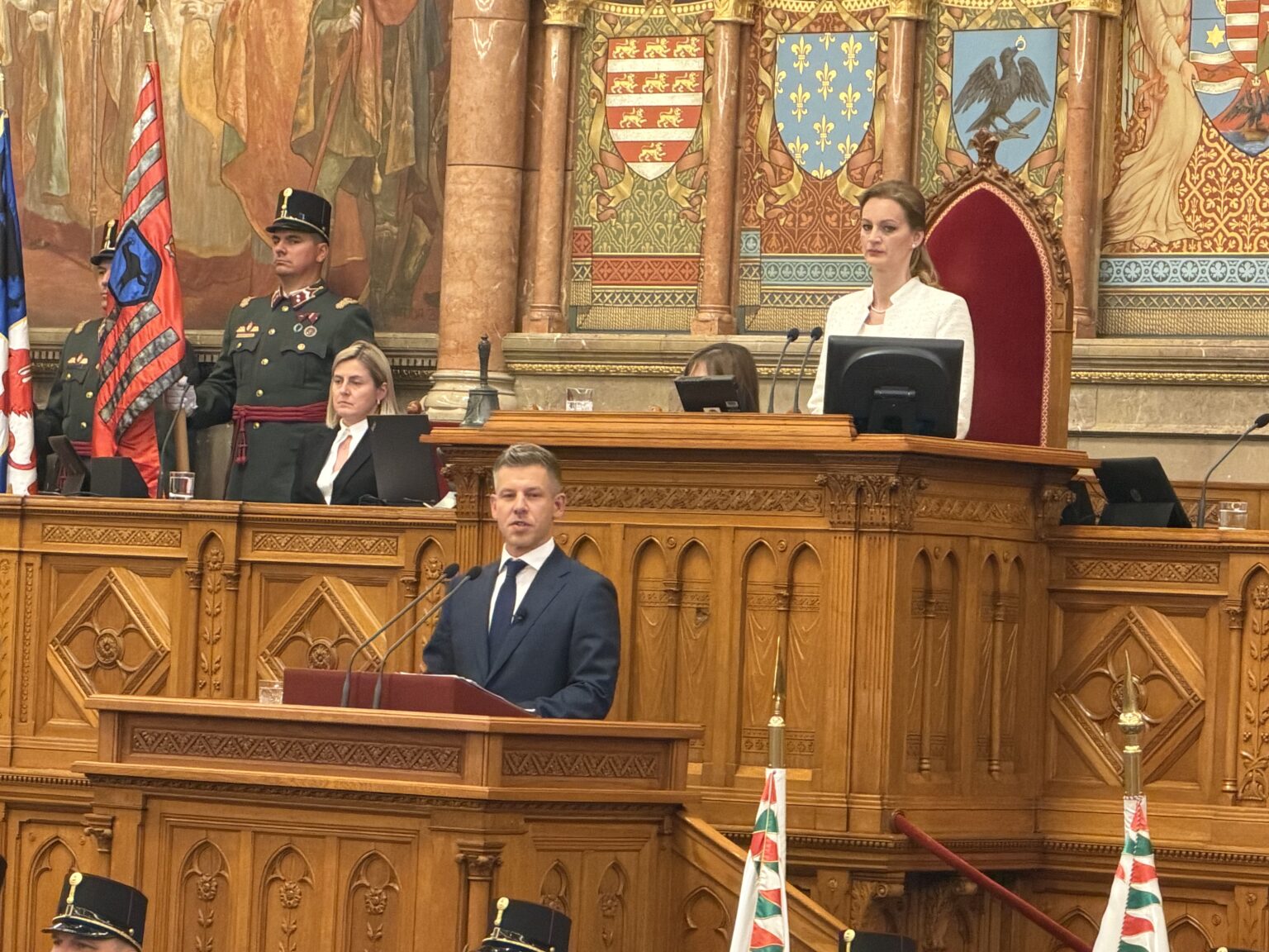 Előtte-utána fotón mutatta meg Osváth Zsolt a brutális, 40 kilós ...